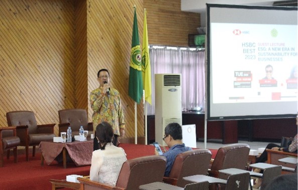 Kuliah Tamu PT Bank HSBC Indonesia, Putera Sampoerna Foundation, dan Fakultas Ekonomi ...